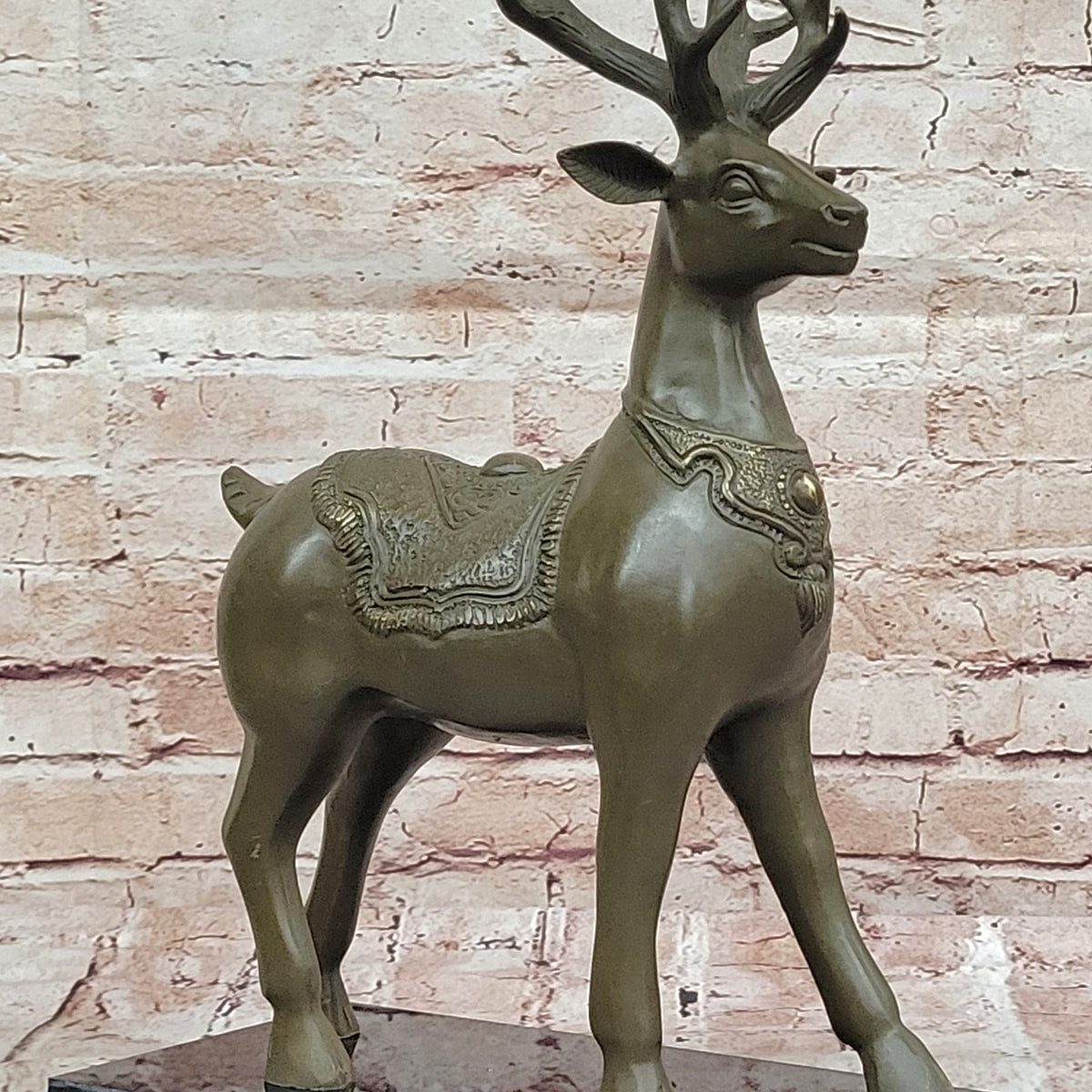 Bronze Deer with Antlers Statue - Elegant Wildlife Sculpture – Bronzhaus