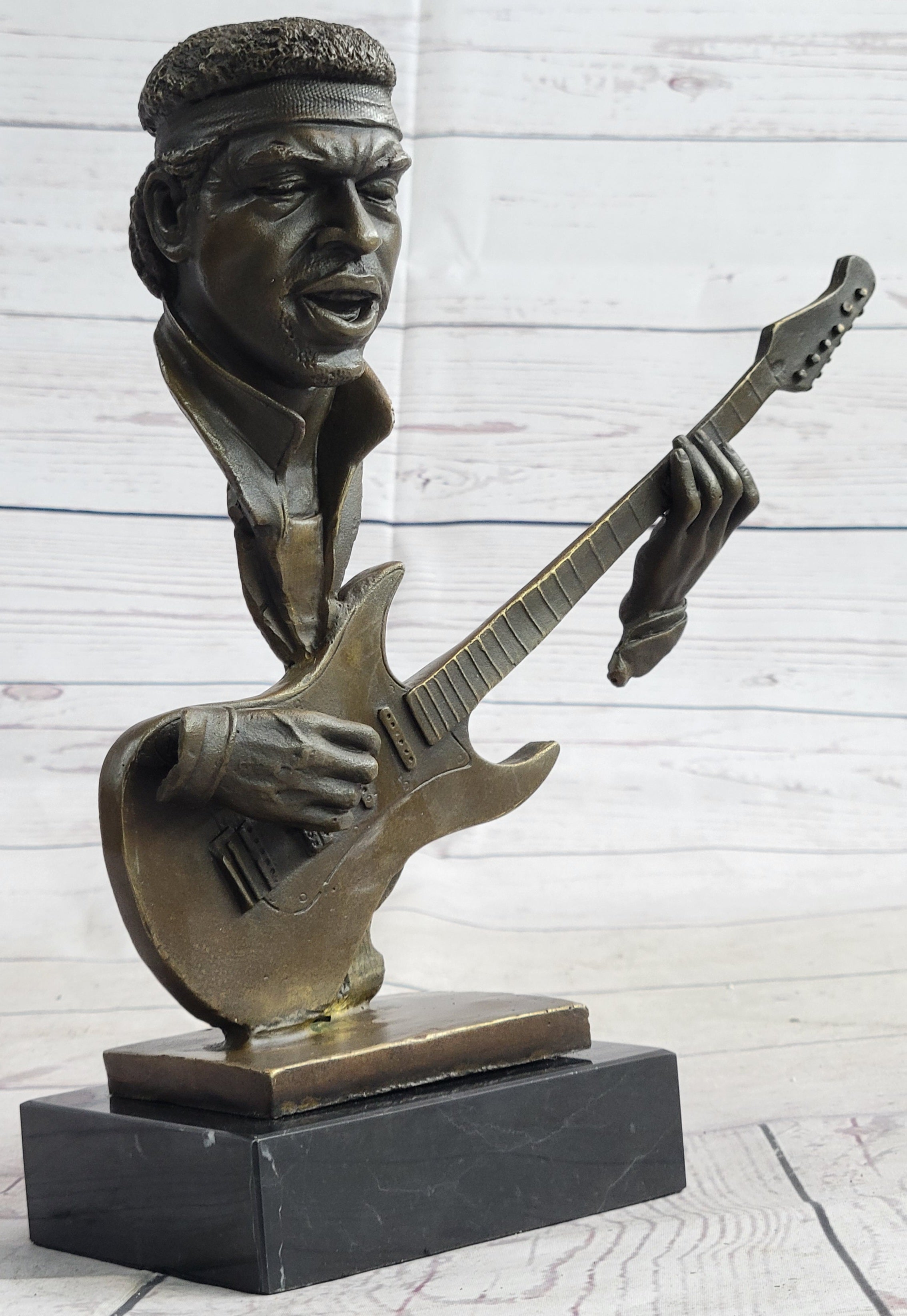 Jimi Hendrix Statue